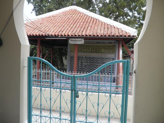SENI LAMA MELAYU (MALAY OLDEN ART): Makam (Tomb of) Tuanku Syed Hussein ...