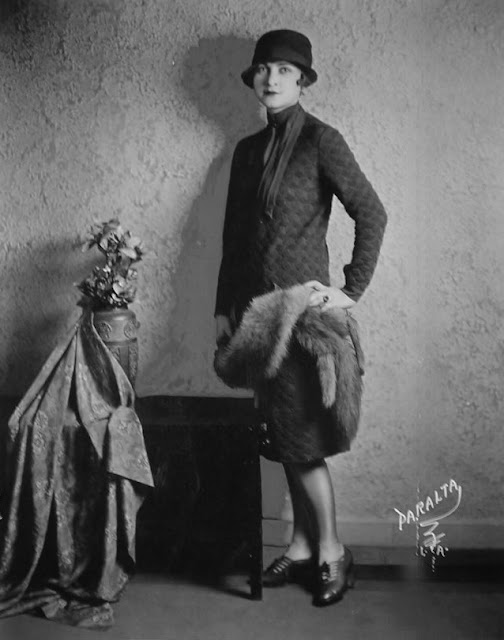 It's The Pictures That Got Small ...: THE FRIDAY GLAMOUR 15!