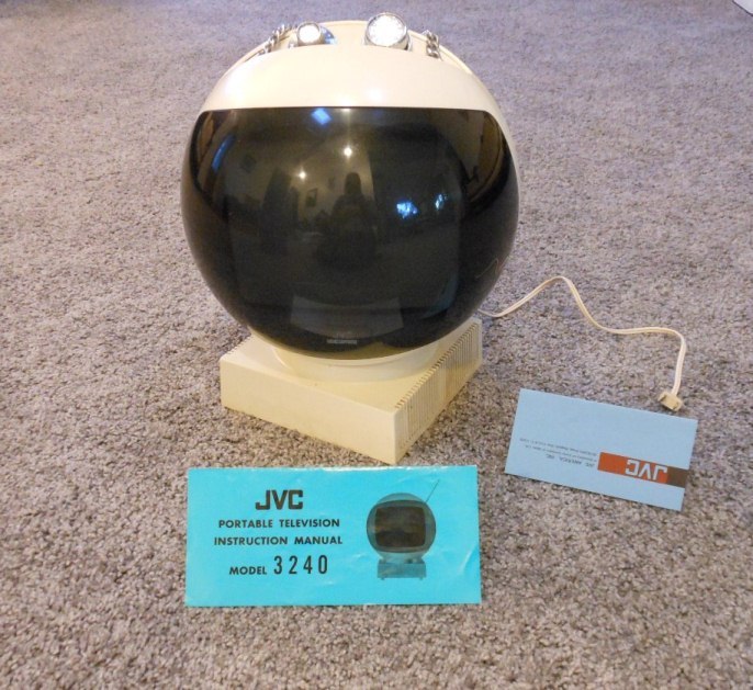 Sir Thrift A lot: Wanted Wednesday: JVC Space Helmet TV