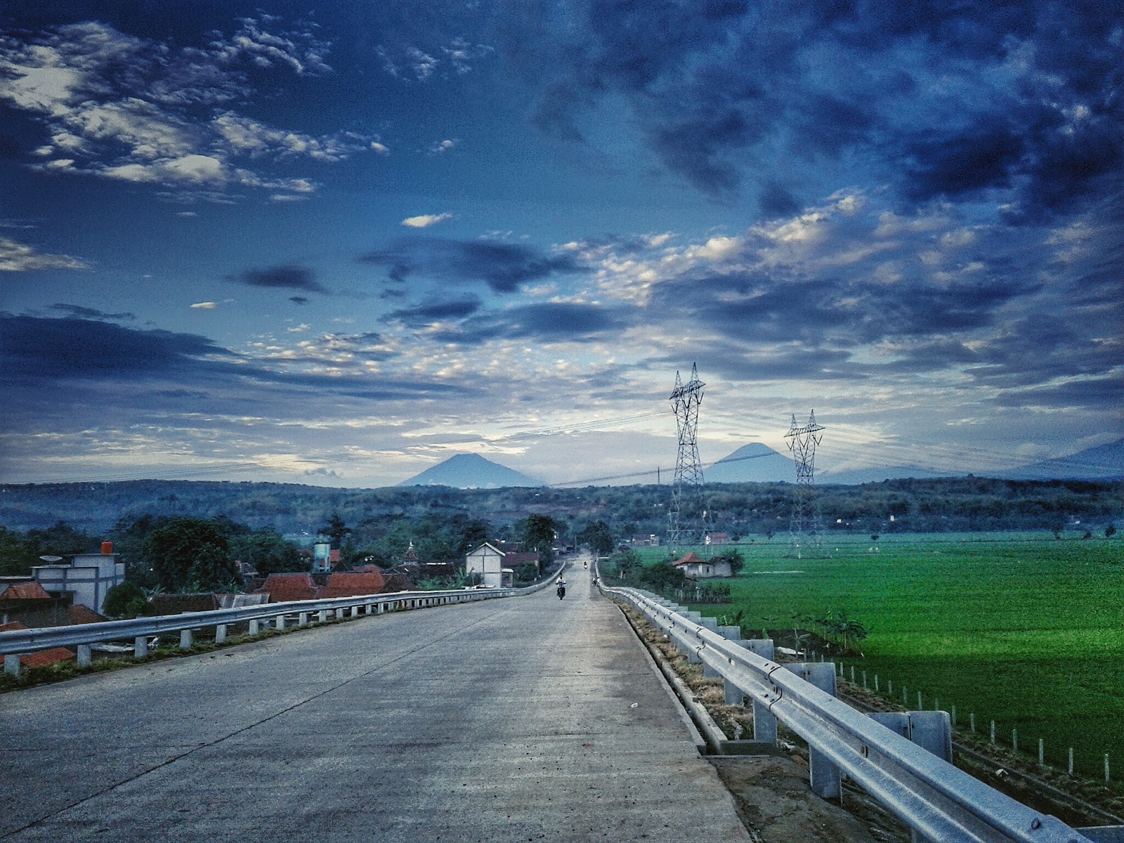 Pemandangan jalan tol semarang batang ( Ngampel kendal )