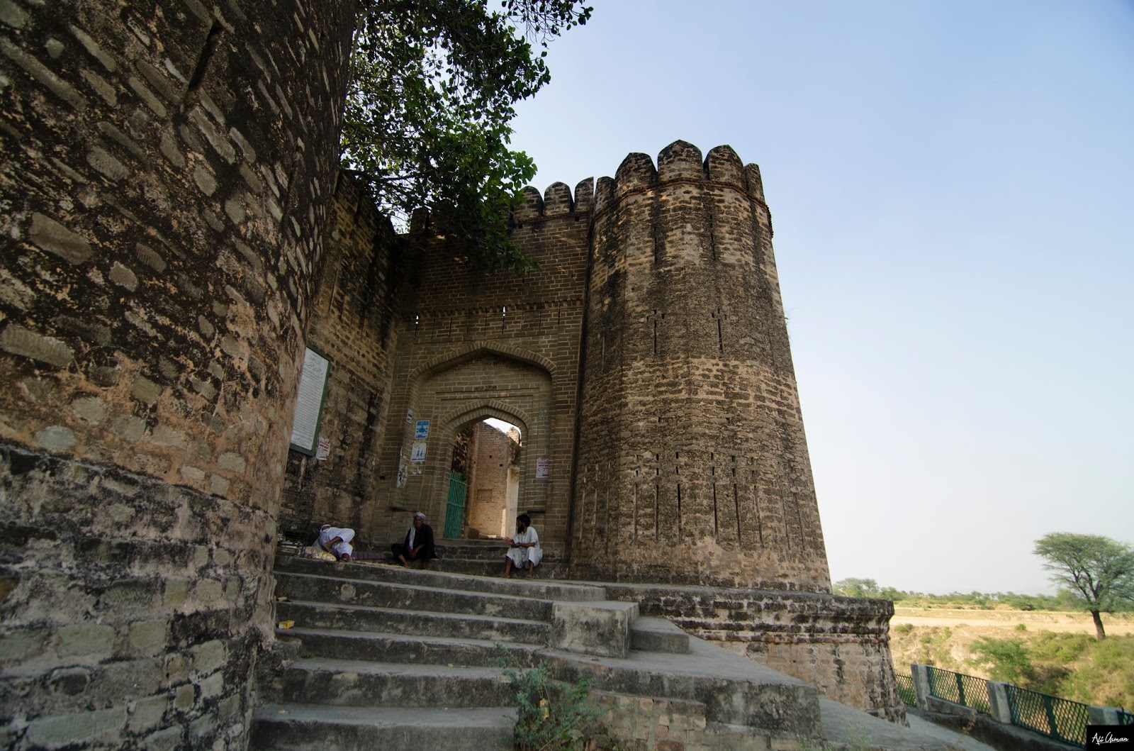 Ali Usman Baig : Sangni Fort