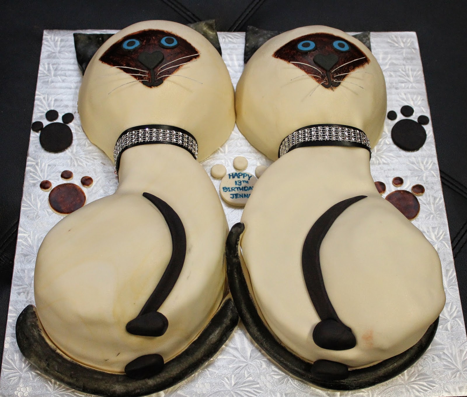 Love Dem Goodies: SIAMESE CATS CAKE