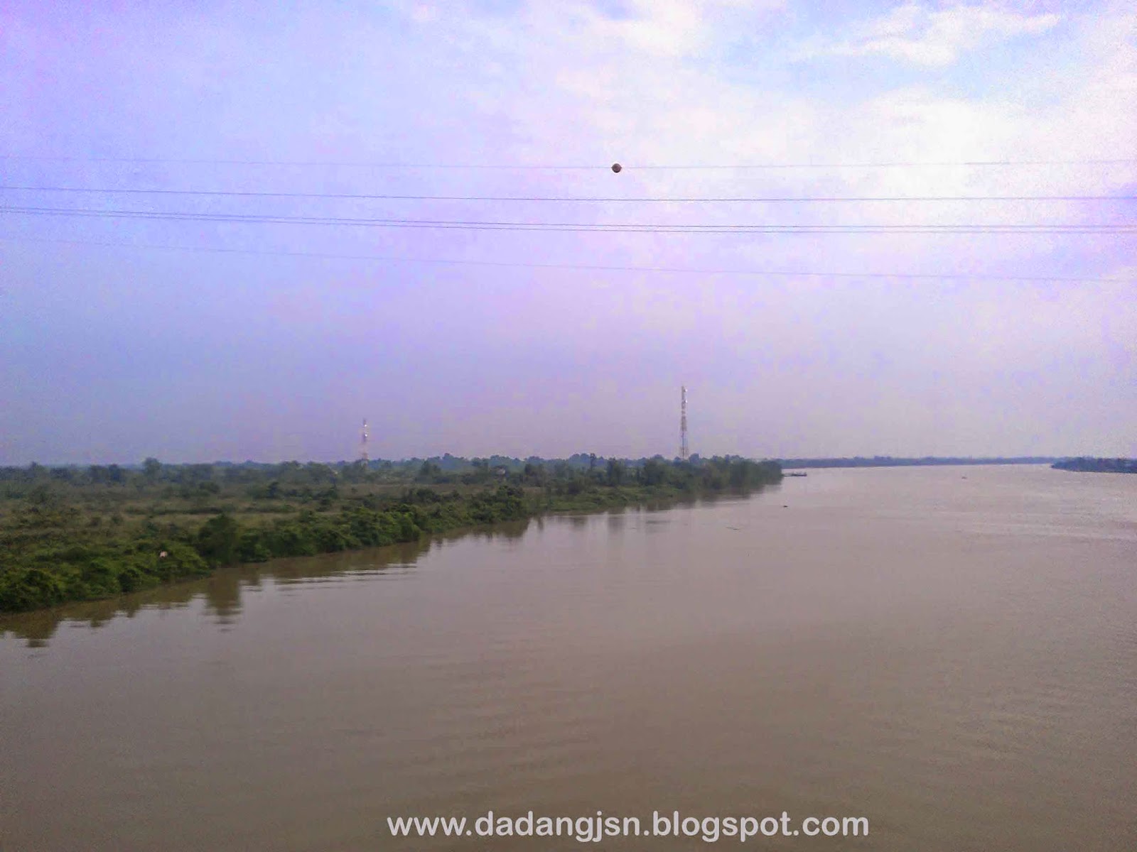 Pemandangan di Jembatan Muara Sabak, Tanjung Jabung Timur, Jambi Pada ...