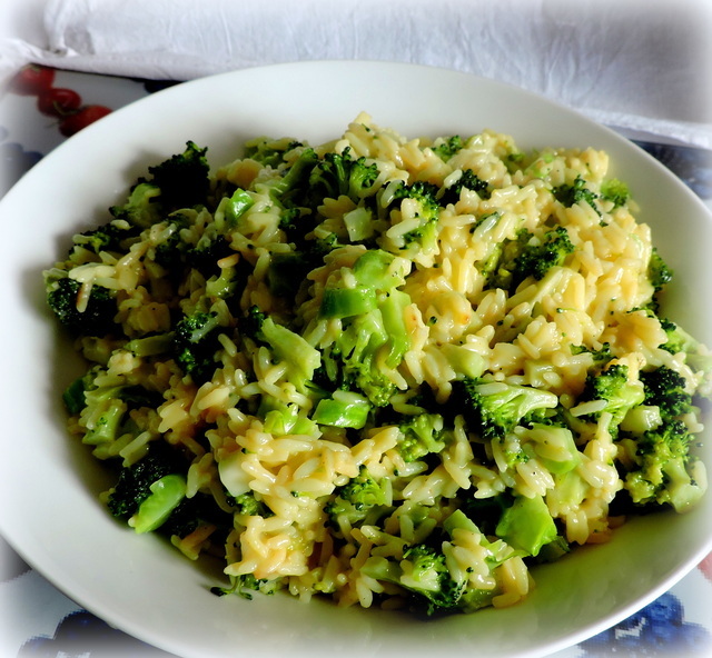 Cheesy Broccoli Rice | The English Kitchen