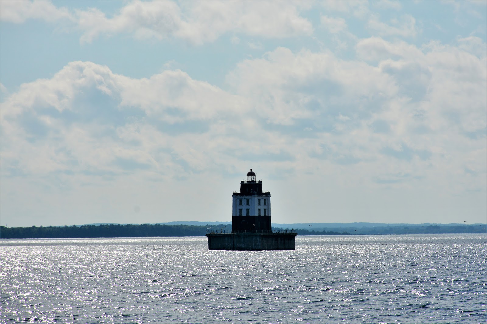 WC-LIGHTHOUSES: POE REEF LIGHTHOUSE - LAKE HURON, MICHIGAN