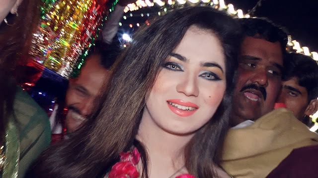 Wikipedia Mehak Malik , Biography, Life Story, Income : Pakistani ...