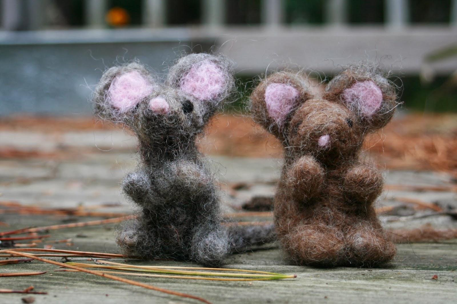 a needle felted mousy friend. | June Cleaver in yoga pants