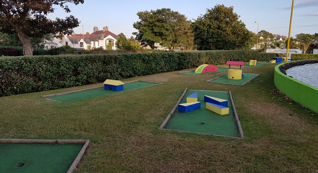 The Ham and Egger Files: The Crazy Golf course at Onchan Pleasure Park ...
