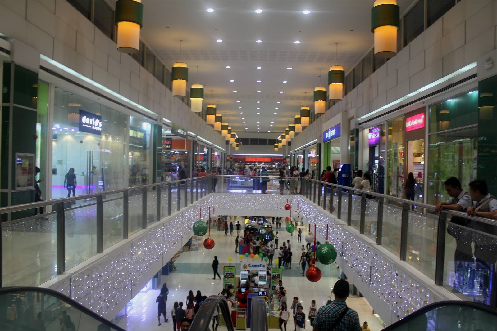 Stay, Stray, Play and Feast: SM City Naga: Spacious and Beautiful