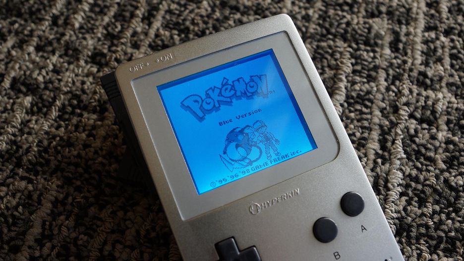 Nostalgia, built in Aluminium – Hyperkin's Ultra Game Boy