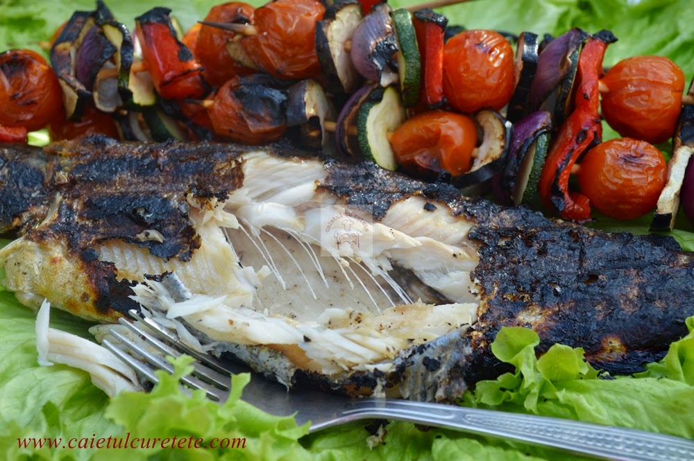 Pastrav la gratar cu frigarui de legume - CAIETUL CU RETETE