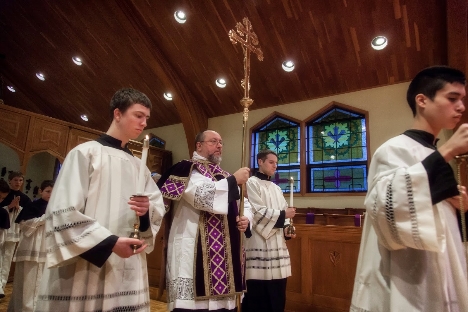New Liturgical Movement: Pontifical Mass with Archbishop Sample of ...