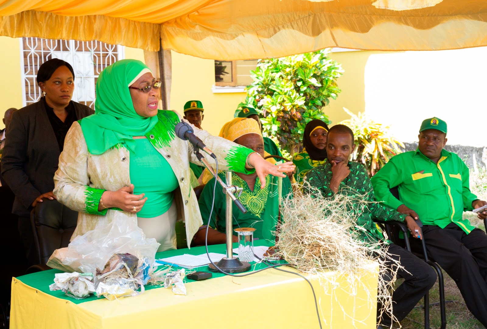 TAIFA KWANZA!: MAMA SAMIA ATOA DARASA KUBWA LA SIASA KWA WANA CCM ...