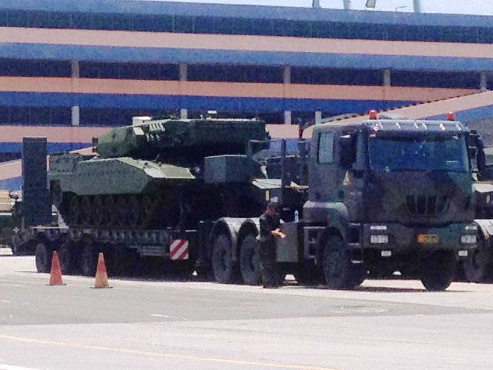 DEFENSE STUDIES: Kedatangan Kembali Tank Leopard 2RI