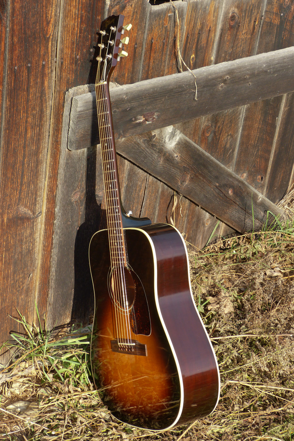 1993 Gibson J-30 Dreadnought Guitar