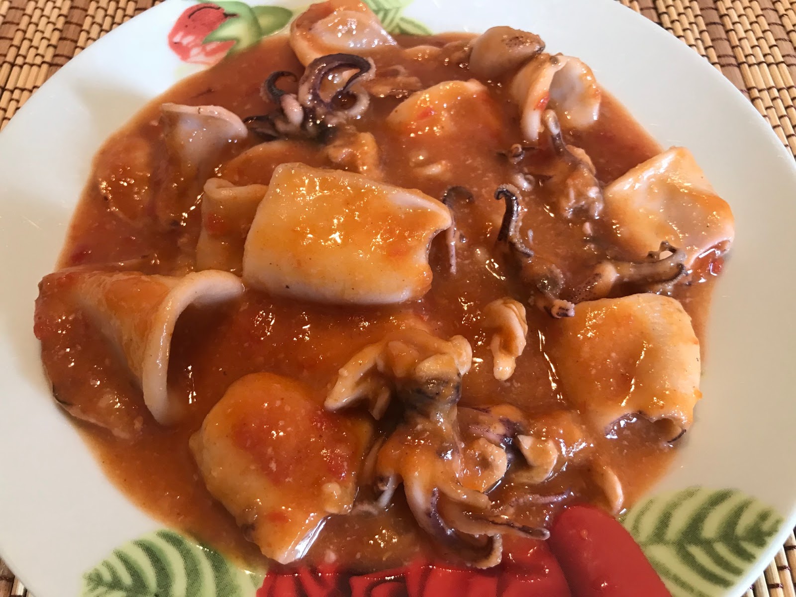 Cocineando con Rosa: CALAMARES EN SALSA AMERICANA.