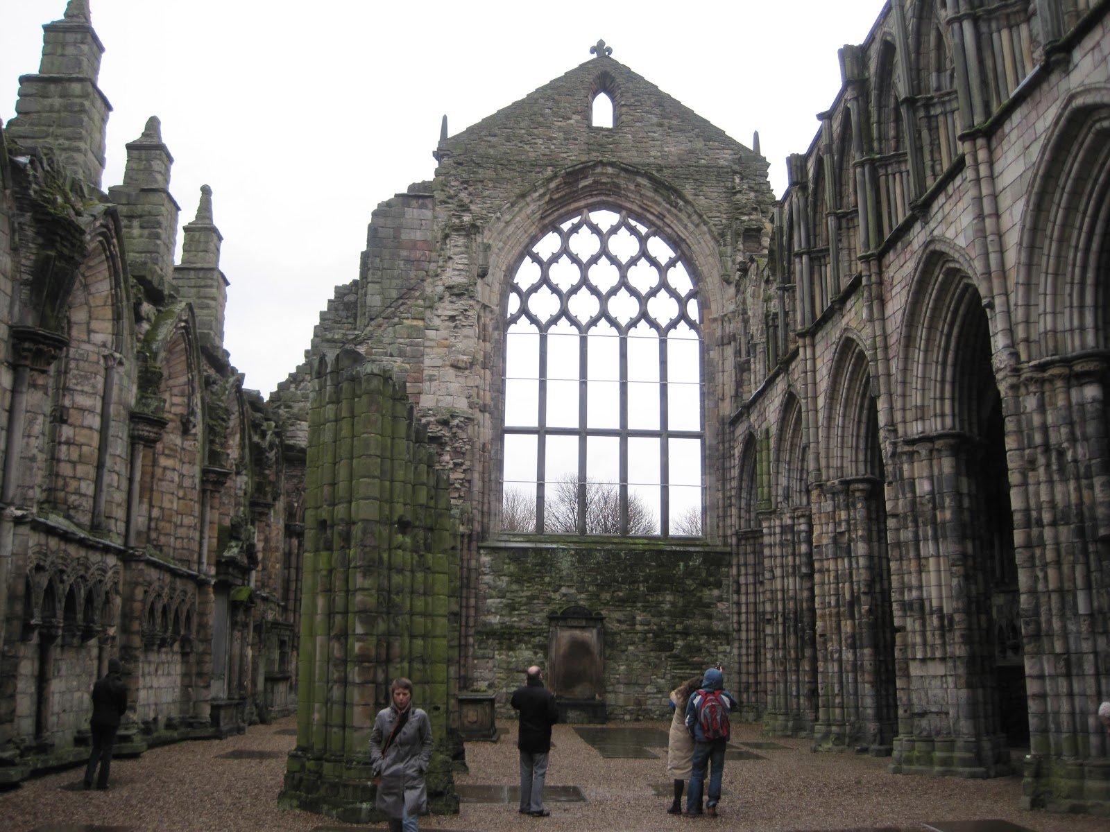 Drynking, eiting, and leving in Edinburgh: Palace of Holyroodhouse and ...