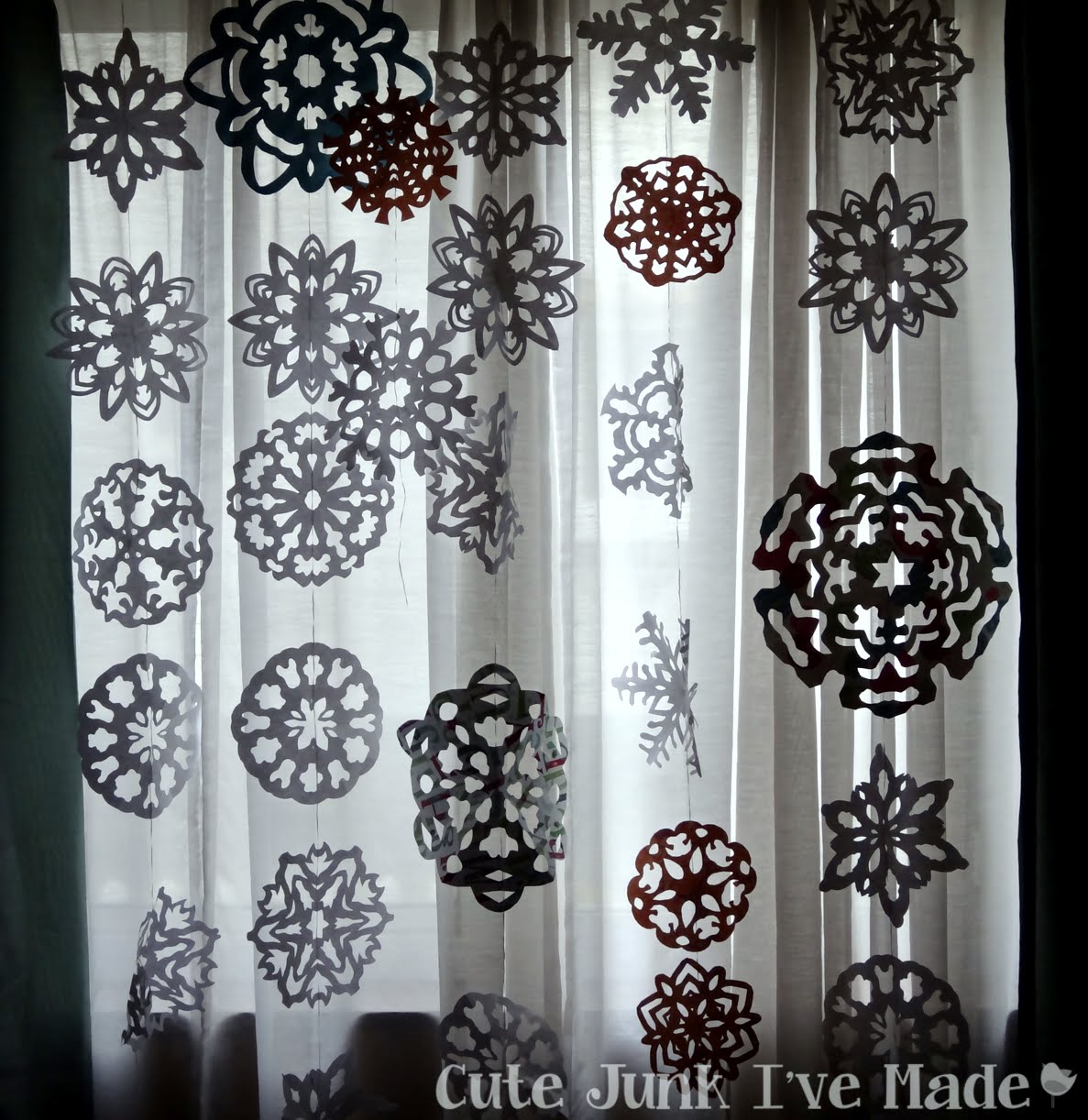 Cute Junk I've Made: Snowflake Curtain + FREE Printable Template