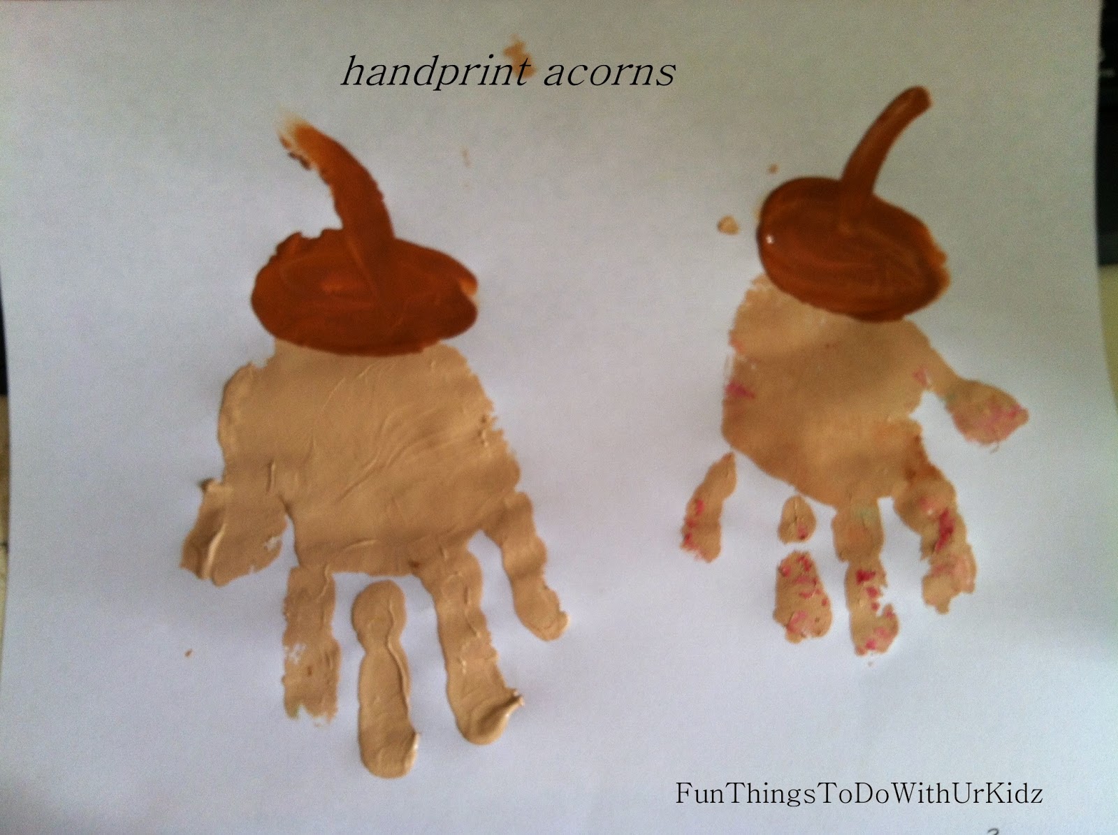 Handprint acorns