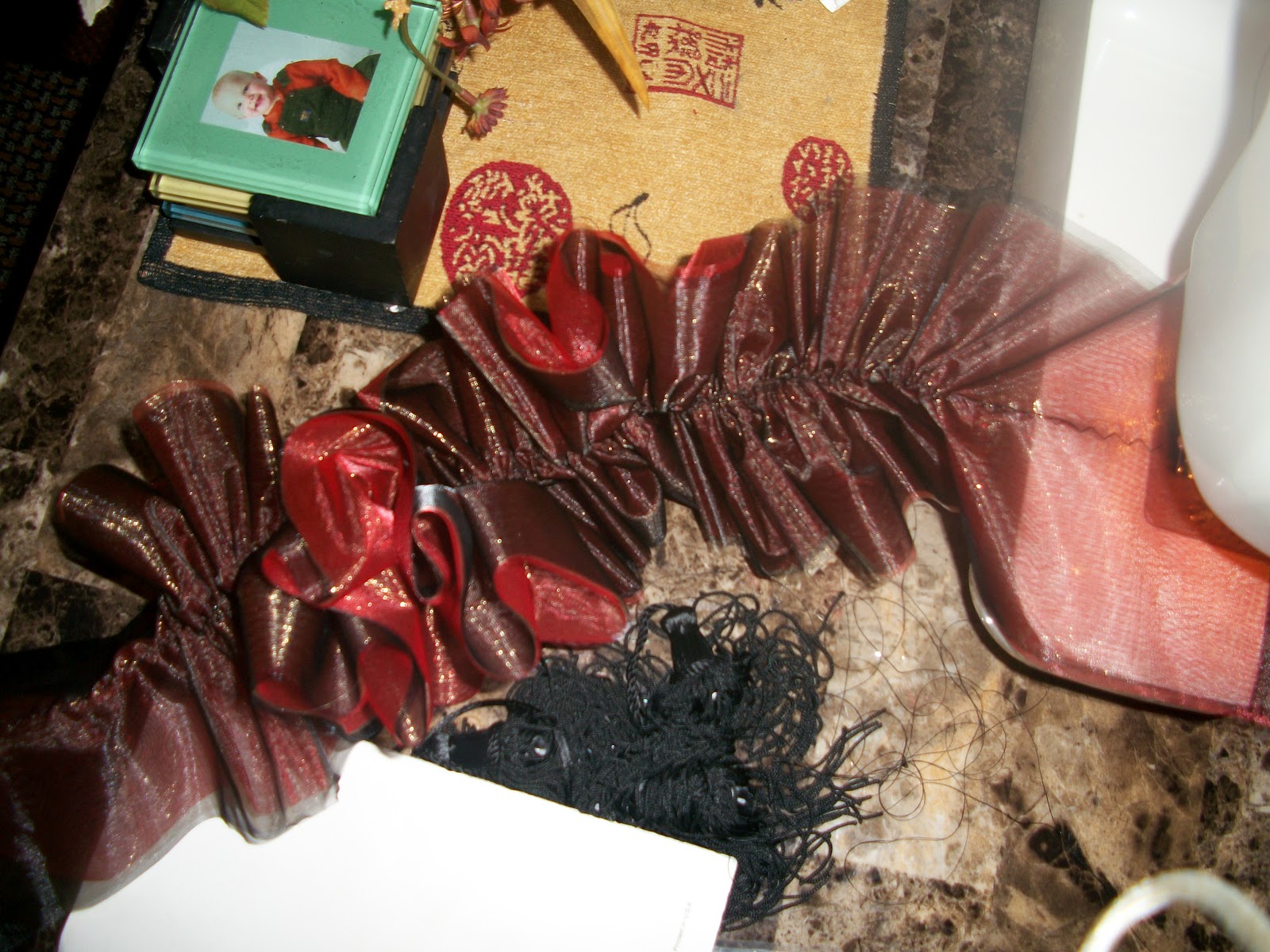 Aiden's Crafty Mama: DIY: Fabric Boas