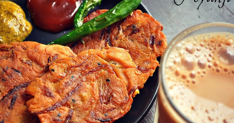 A Homemaker's Diary: Peyaji (Pyaj ke pakode/ Onion Fritters)