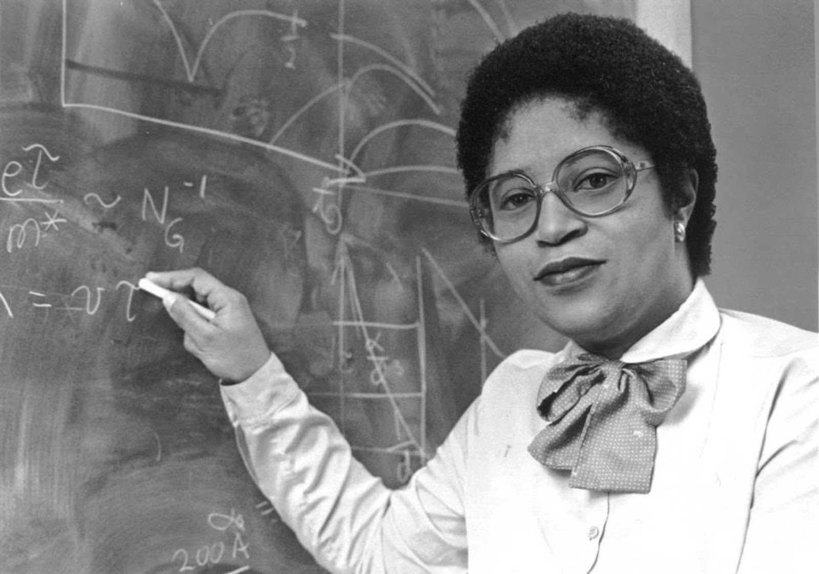Shirley Ann Jackson, física ~ NEGROS GENIAIS Shirley Ann Jackson, física ~ NEGROS GENIAIS