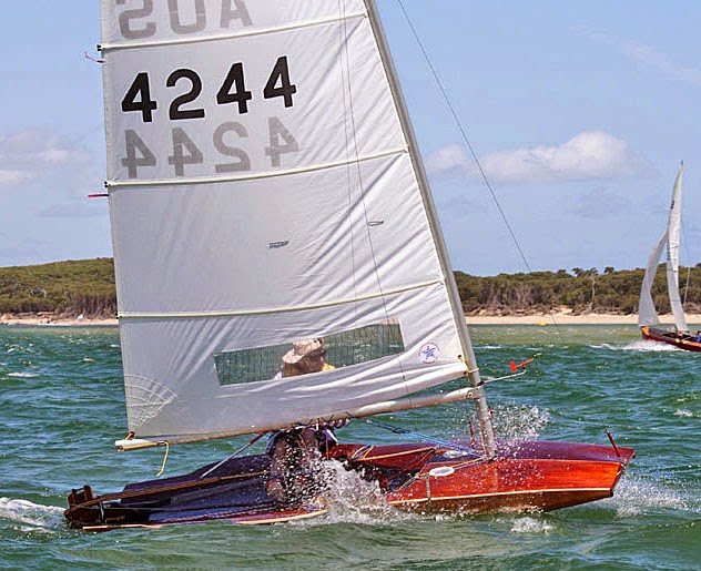Earwigoagin: Australian 2015 Classic Wooden Dinghy Regatta