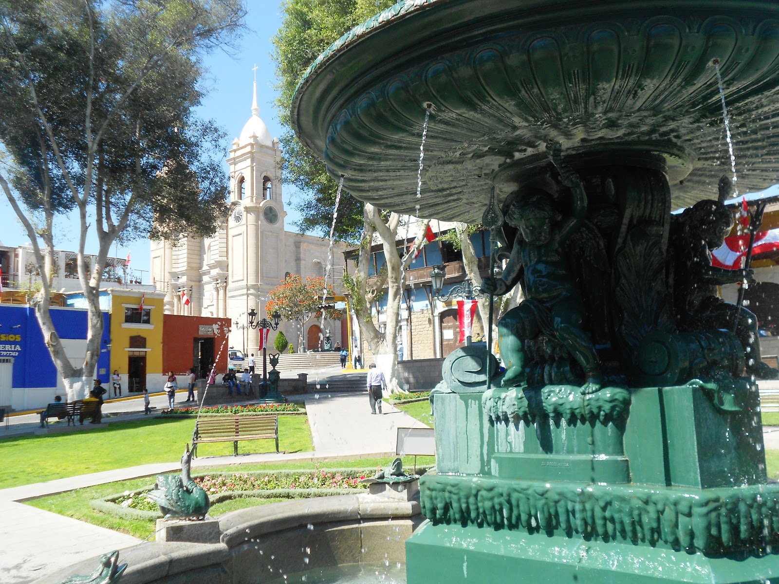 MOQUEGUA TURISMO: PLAZA DE ARMAS DE MOQUEGUA