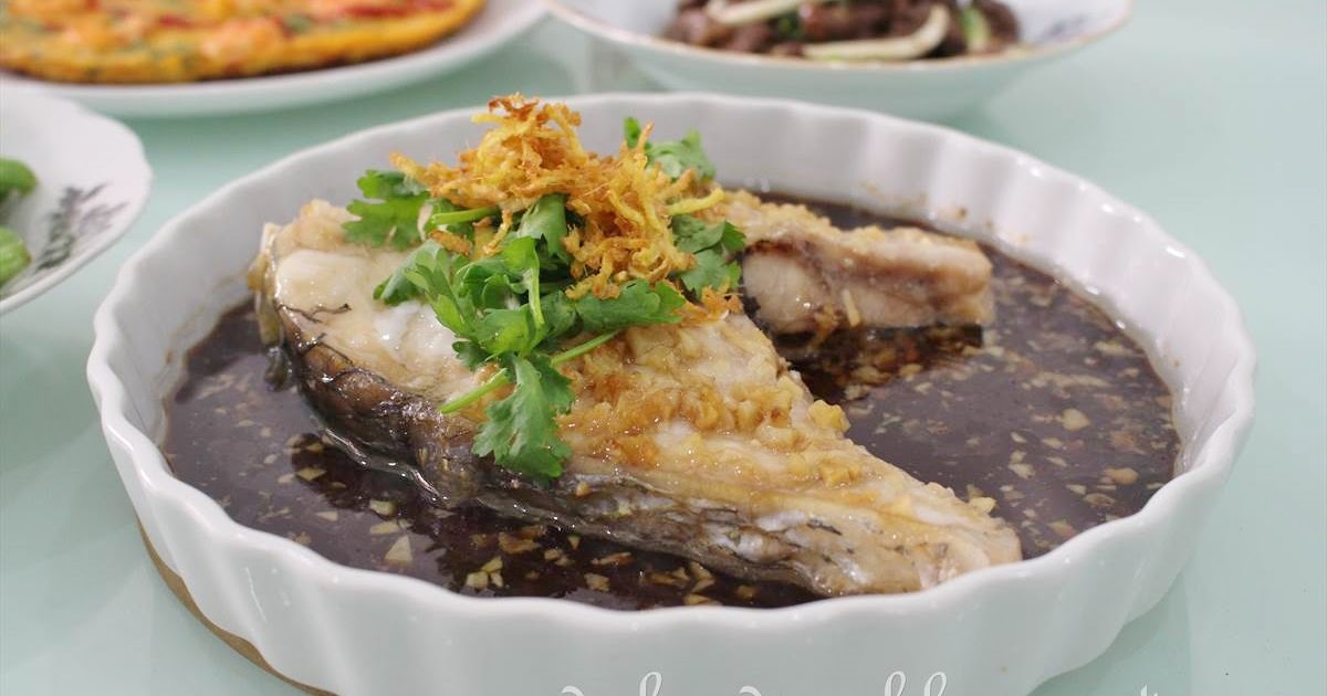 GoodyFoodies: Recipe: Steamed Threadfin Fish (Ma Yau) with Soy Sauce