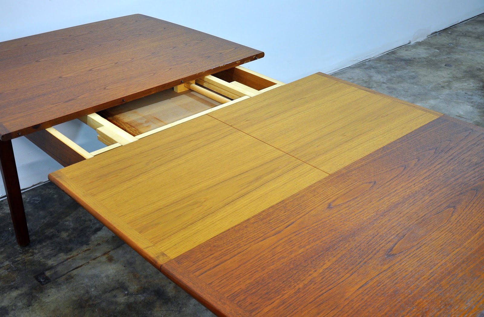 SELECT MODERN: Falster Teak Expandable Dining Table