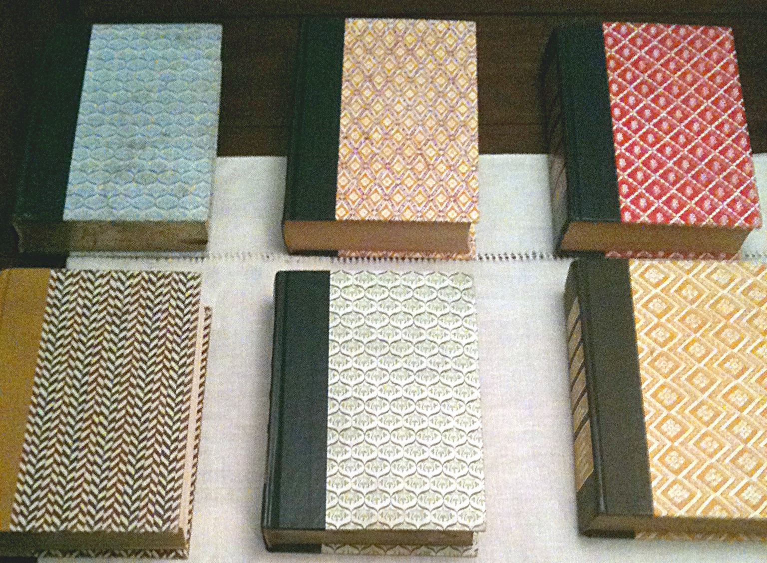 wallpaperindigo: Wallpaper Used In Dfs Stores