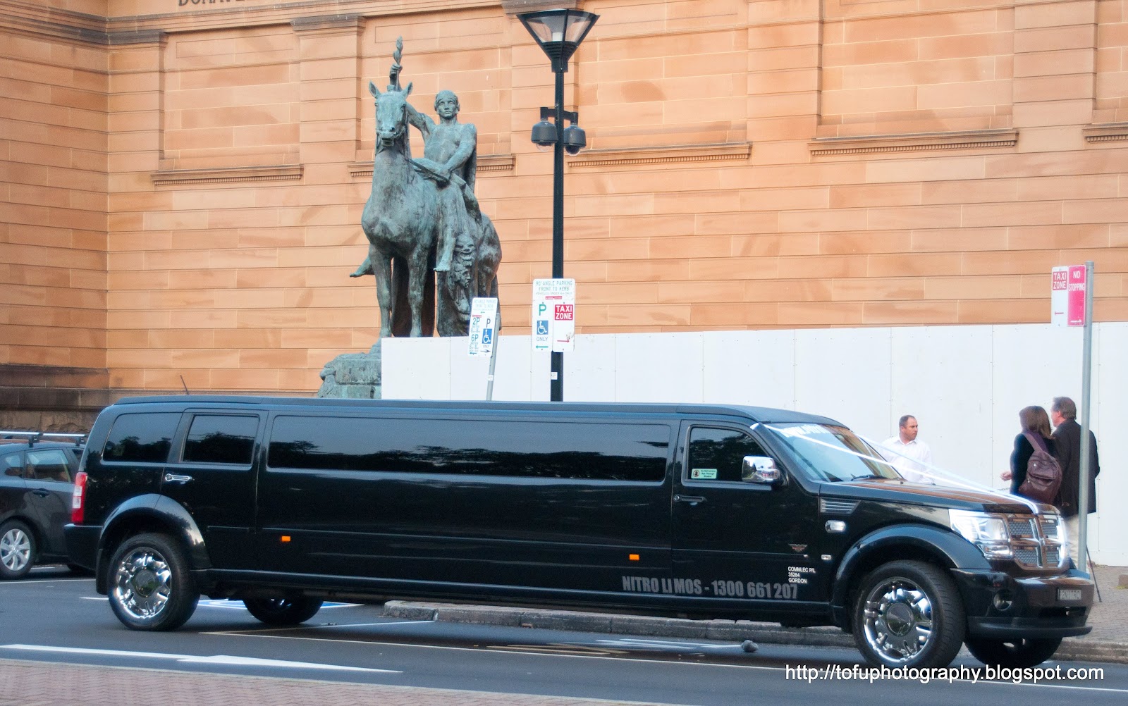 Tofu Photography: Black stretch limo