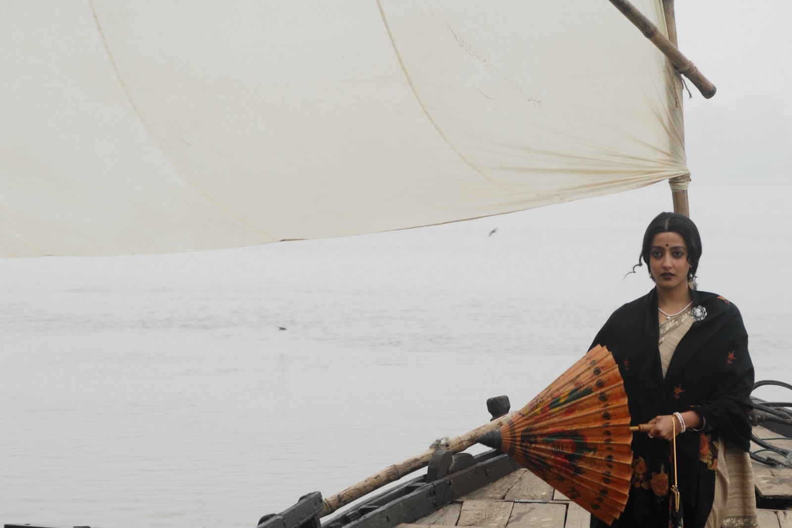 Global Movie Reviews: Noukadubi (Boat Wreck)