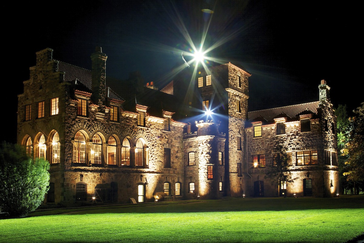 Singer Castle Blog & More: Singer Castle Mystery Revealed!