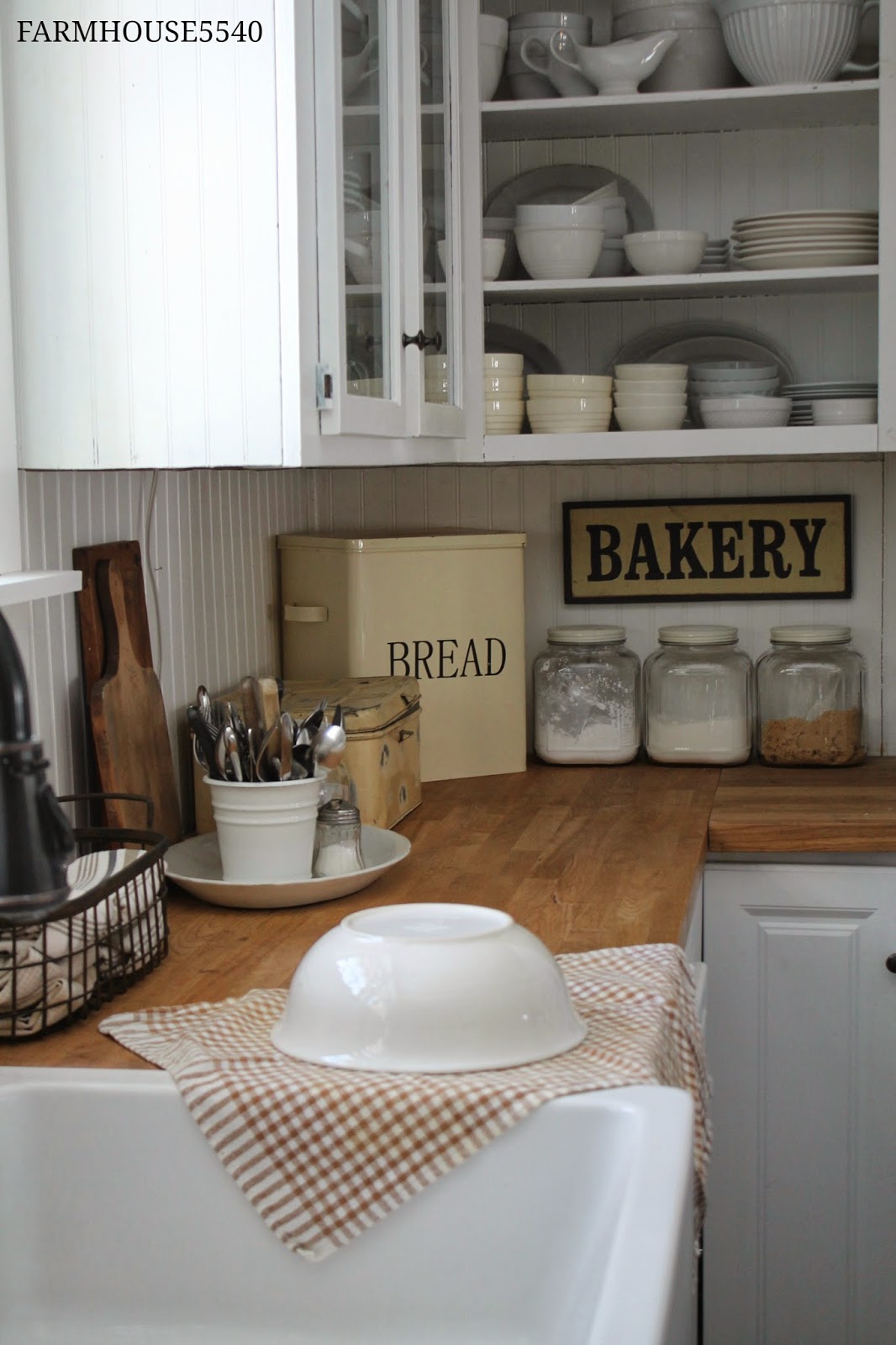 FARMHOUSE 5540: Family Room Part Three