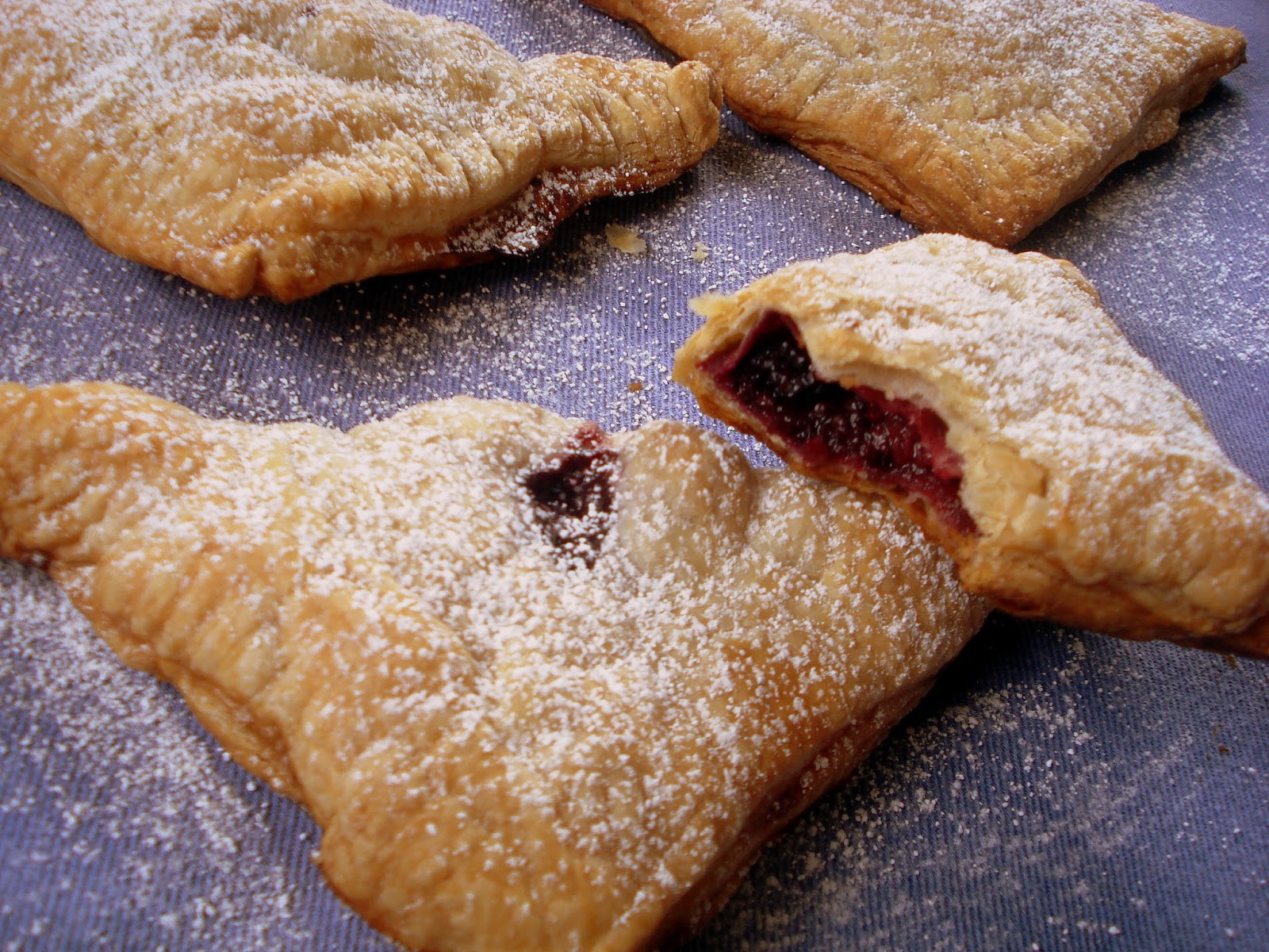 Da Panela para o Coração : Folhados doces de amora