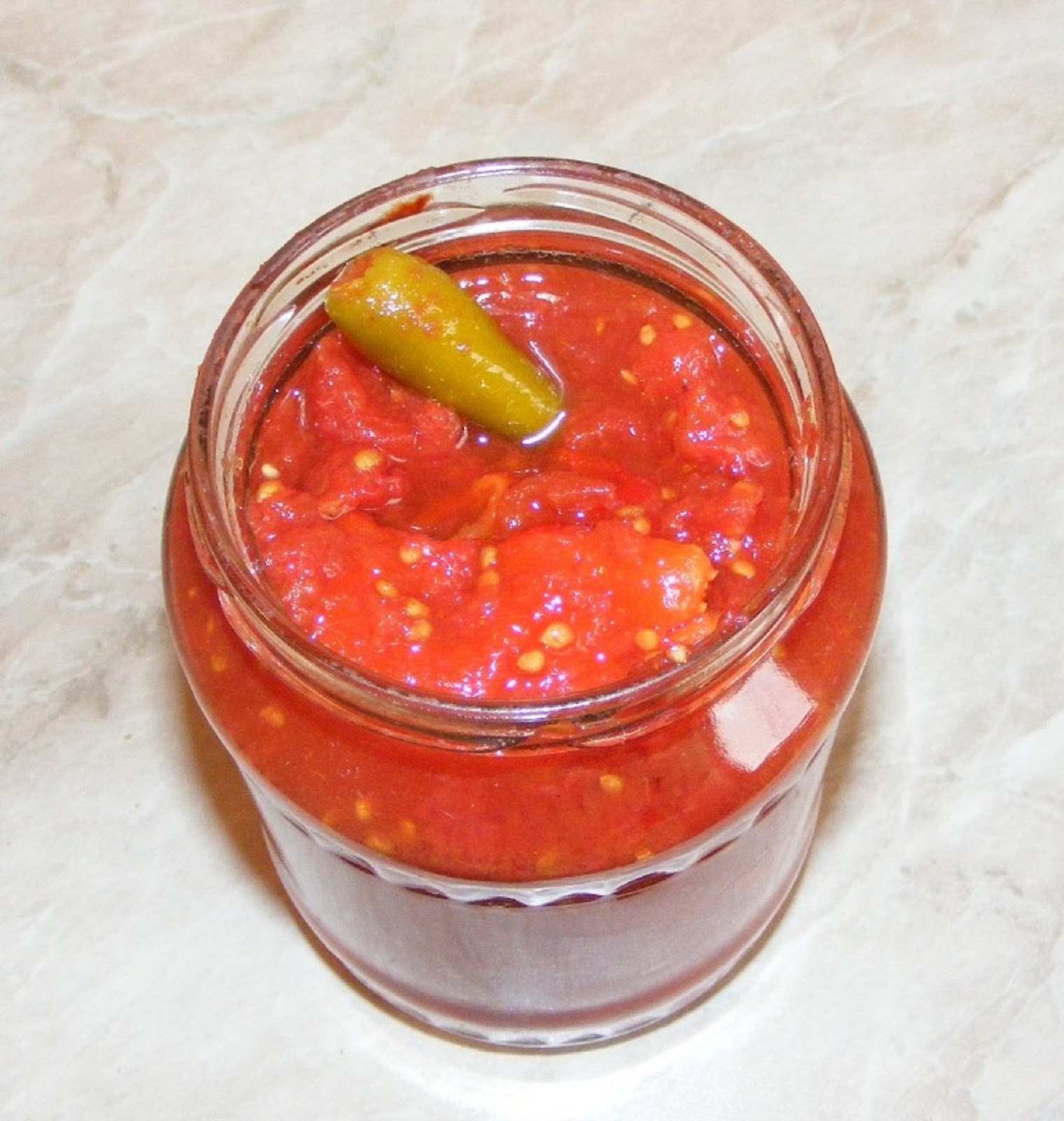 Rosii si ardei copti la borcan | Preparatedevis.ro