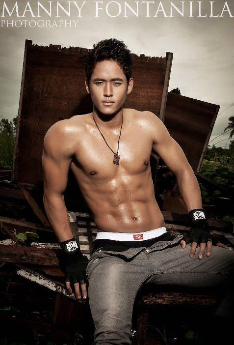 S H O B I L I C I O U S: HUNK MODEL #1: RICHARD SOLANO