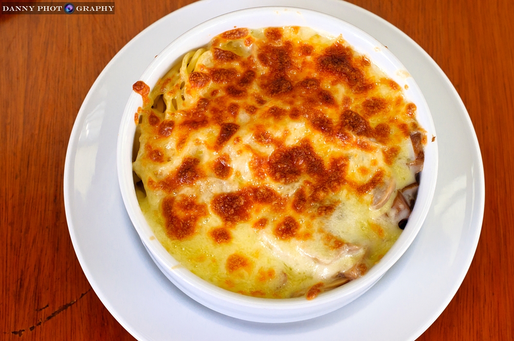 Eighteen Chefs ~ DANNY LOVE TO EAT