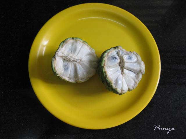 Creative and Crazy cooking for the Cool kids: Custard apple (Seethaphal)