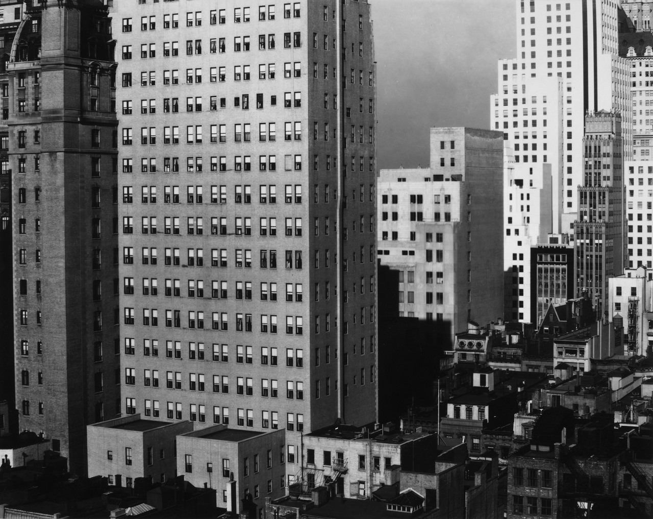 Tocho T8: PAUL STRAND (1890-1976): CIUDADES Y SOMBRAS
