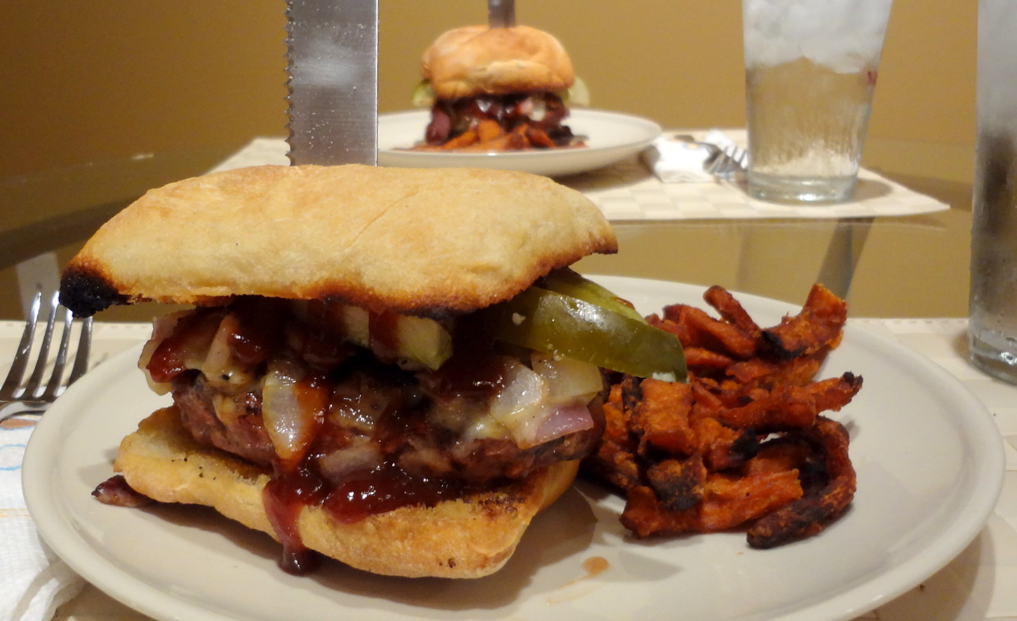 The Urban Peasant: BBQ, bacon-cheddar burgers!