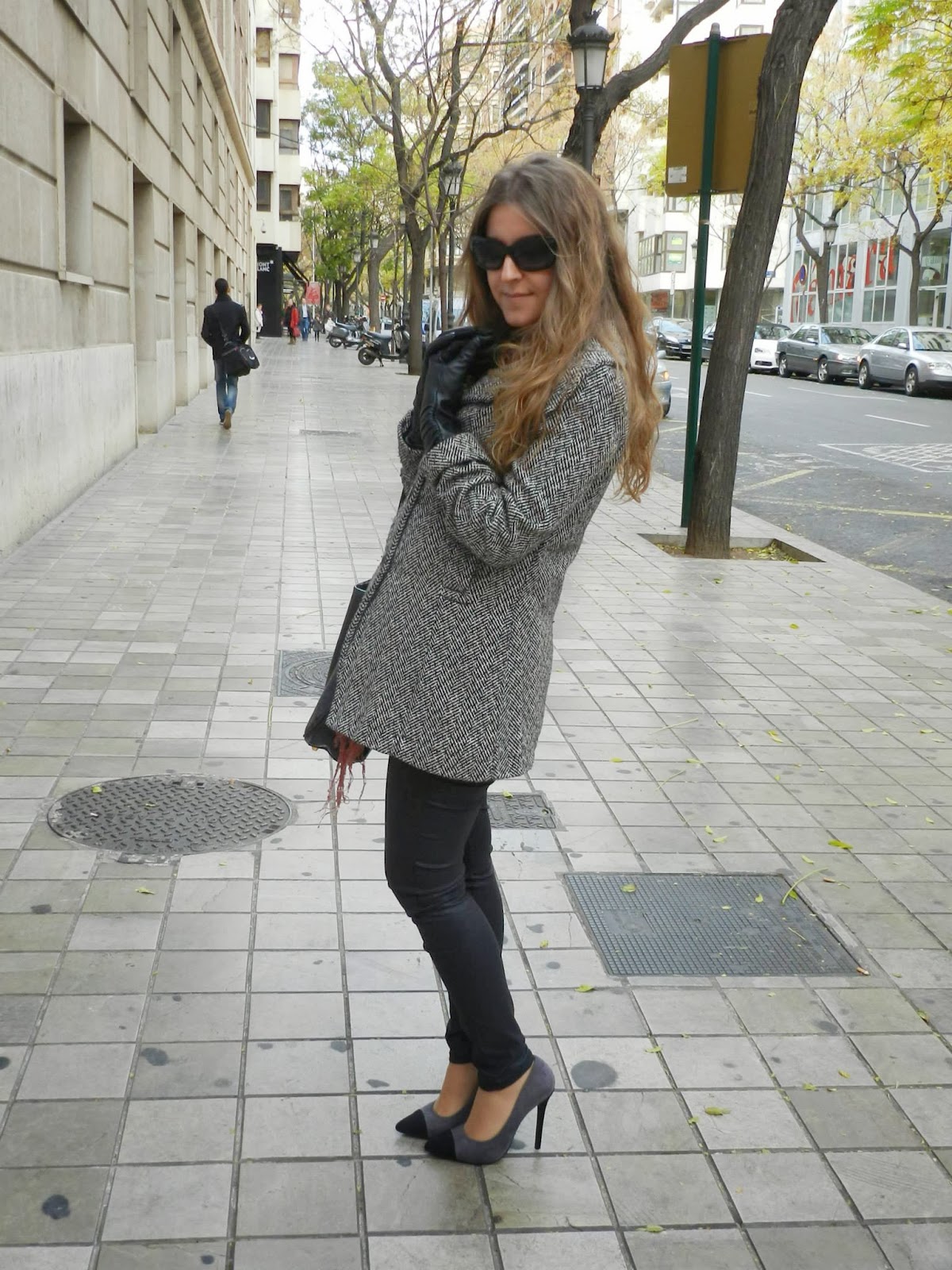 Look comida informal de Navidad: Leggings de cuero - Sun, Coffee and Style