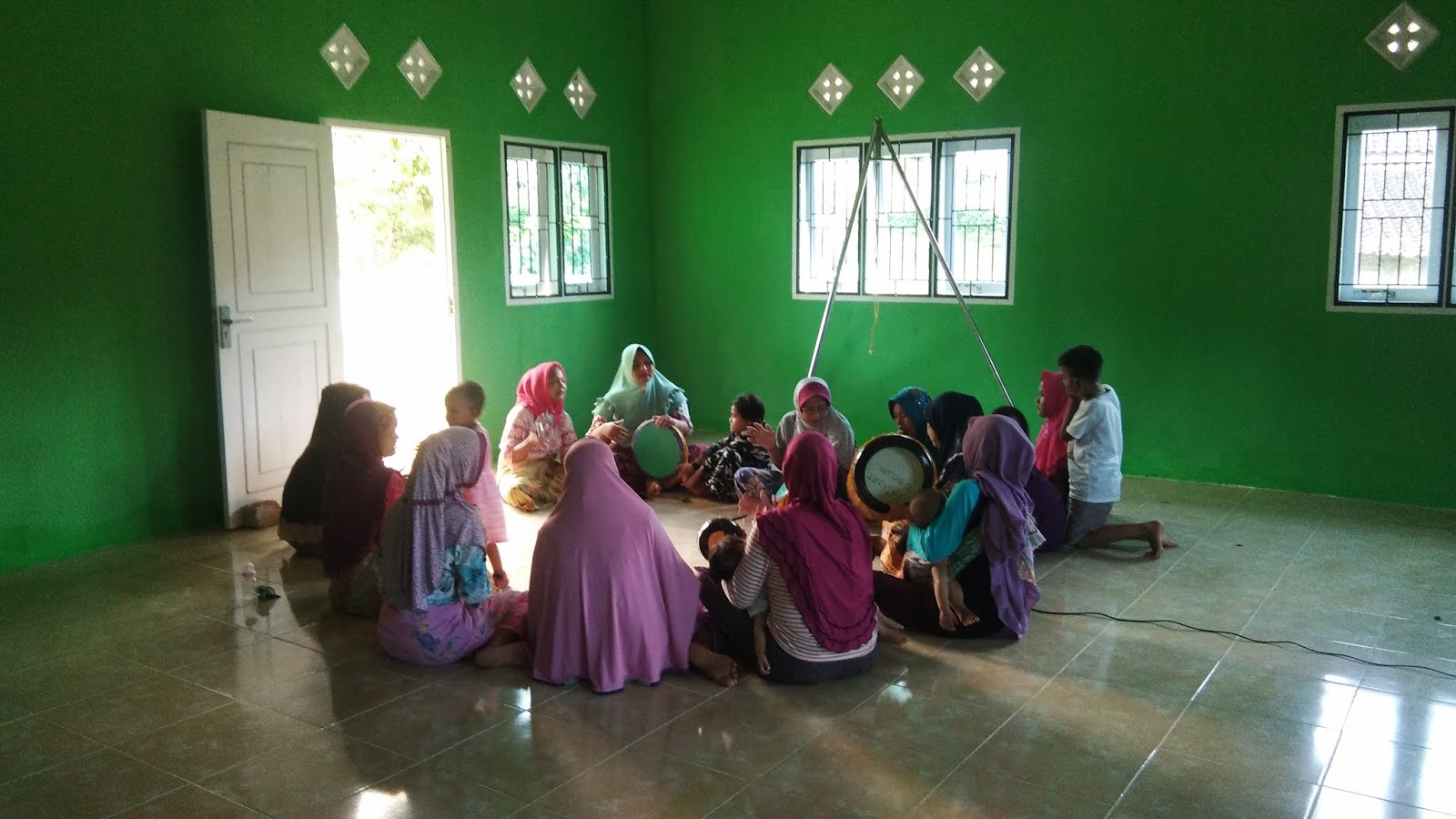 Nyiur Muda. Media: Emak Emak Group Kosidah Al-Hidayah. Meningkatkan ...