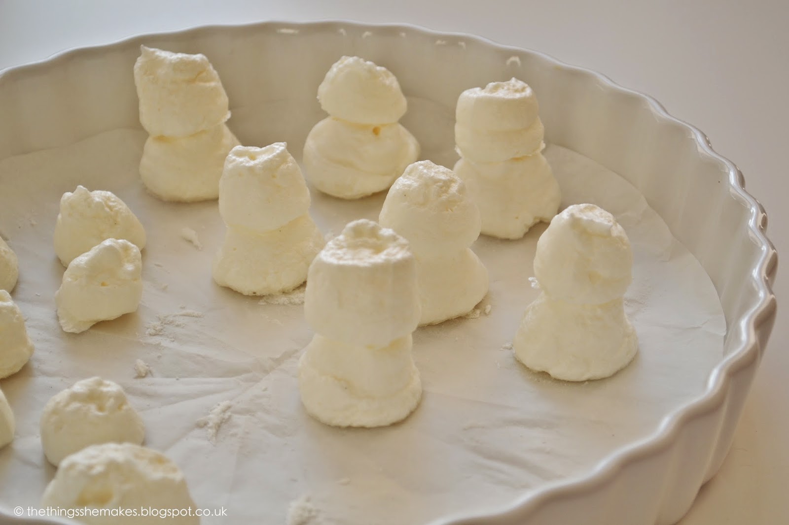 How to Make Meringue Snowmen | The Things She Makes