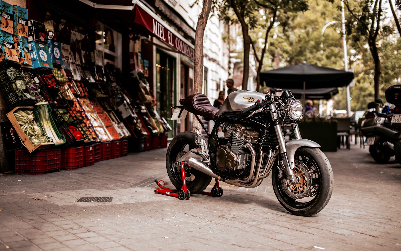 Grey Flash - Inazuma café racer