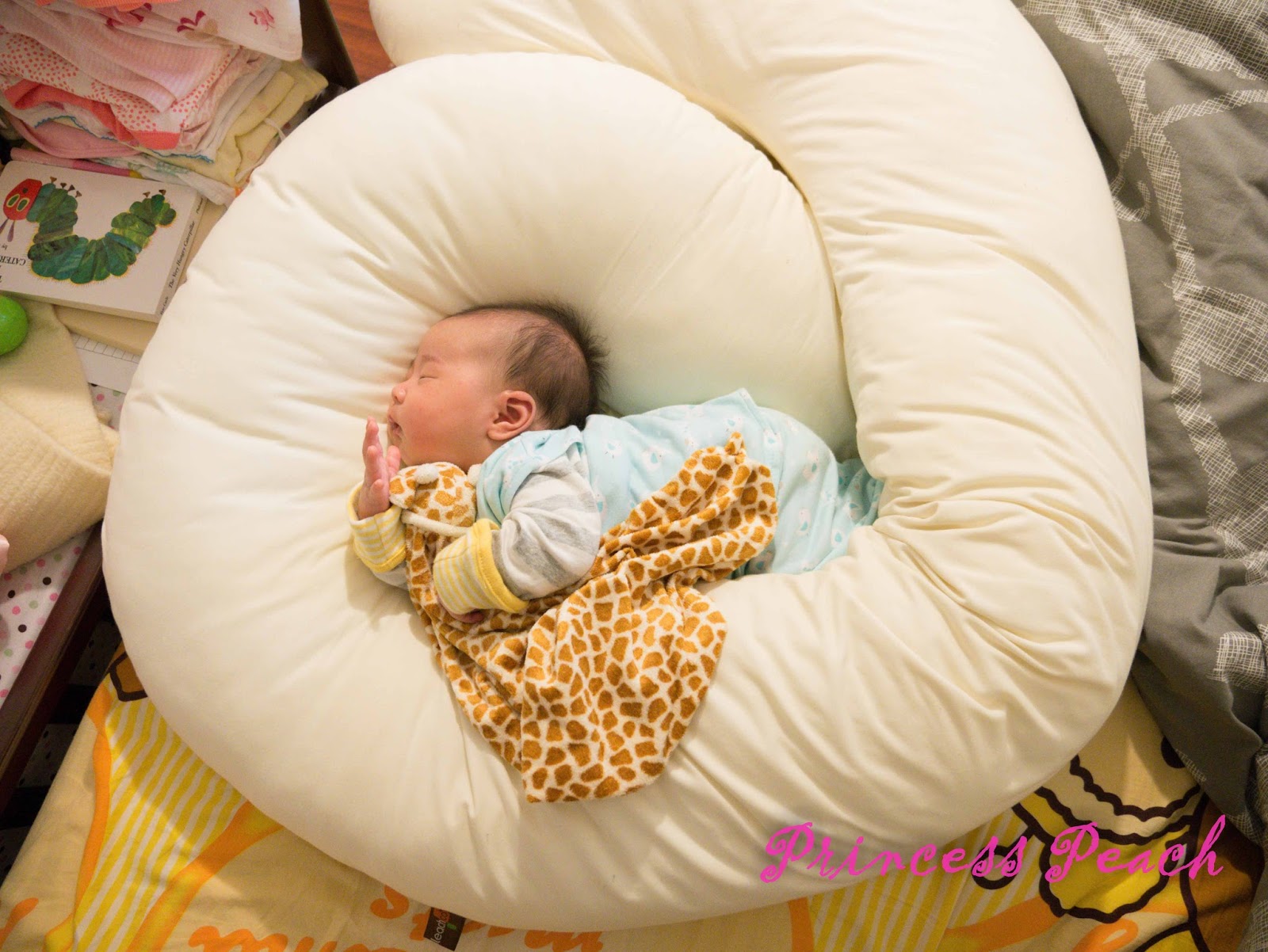 [開箱文]超值又奢華的Snoogle孕婦抱枕~!!｜PrincessPeach | 媽咪拜MamiBuy