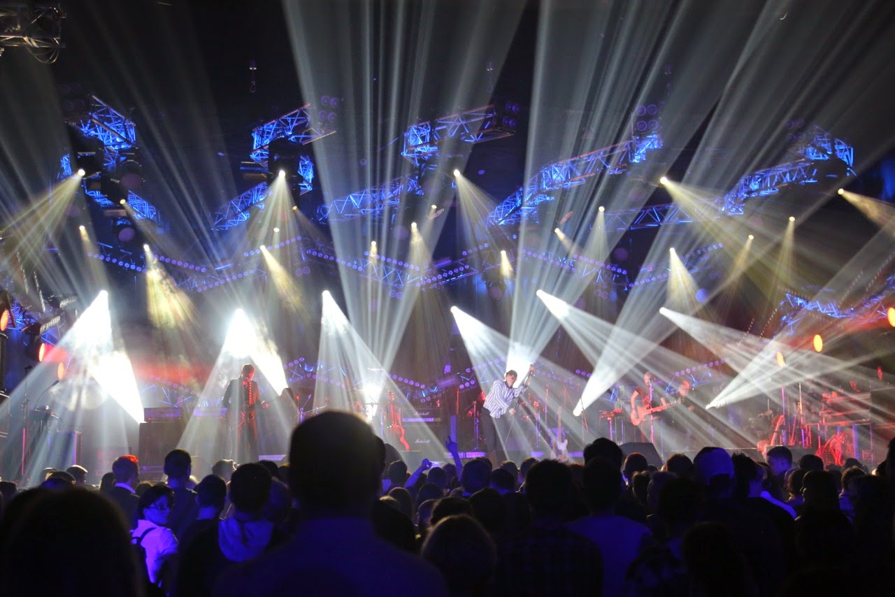 HARMAN’s Martin Professional MAC Quantum Wash™ LED Fixture Makes World ...