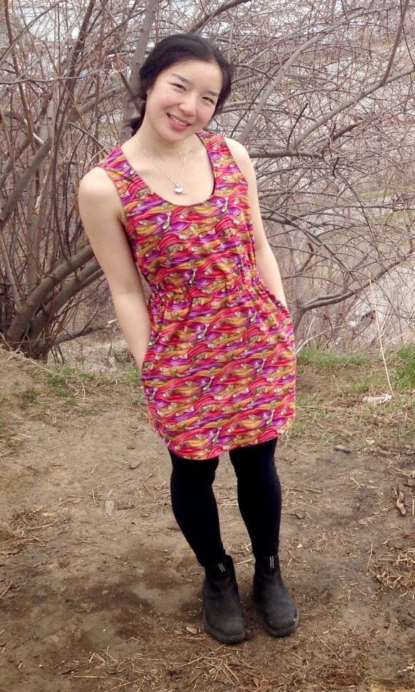justina sews: Wiksten Tank Dress with elastic waistband and... POCKETS.