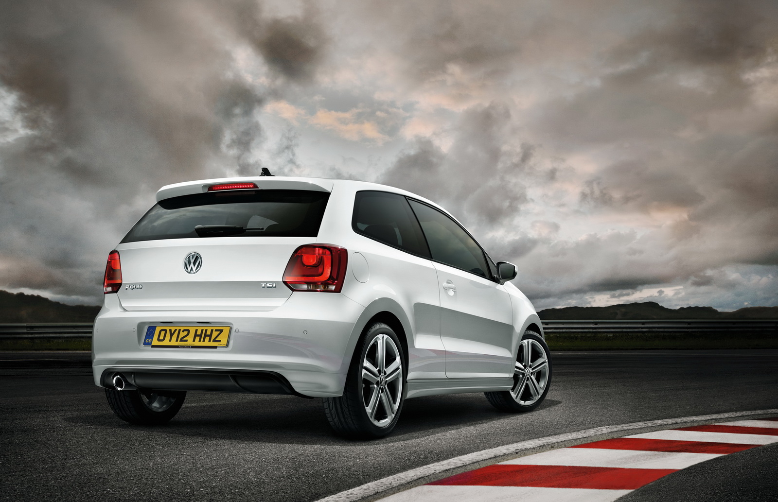 Volkswagen Polo R-Line : Adding more style to the substance ~ Auto Car